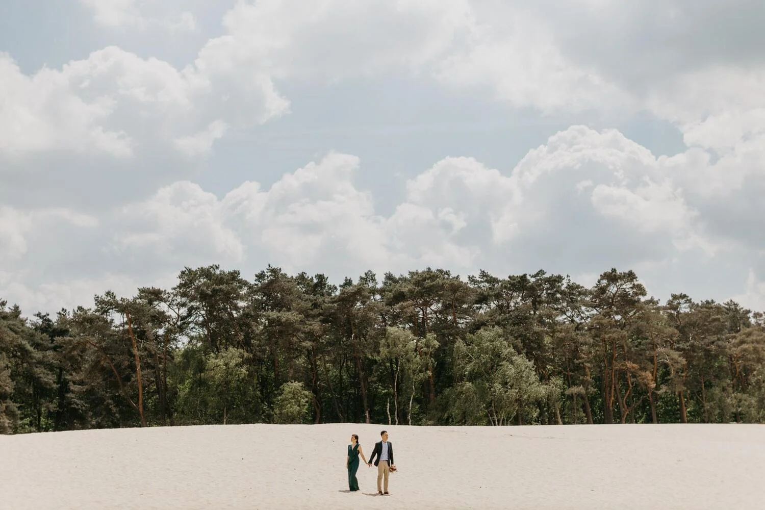 Blooming spring wedding in the Netherlands - Bride Life Style