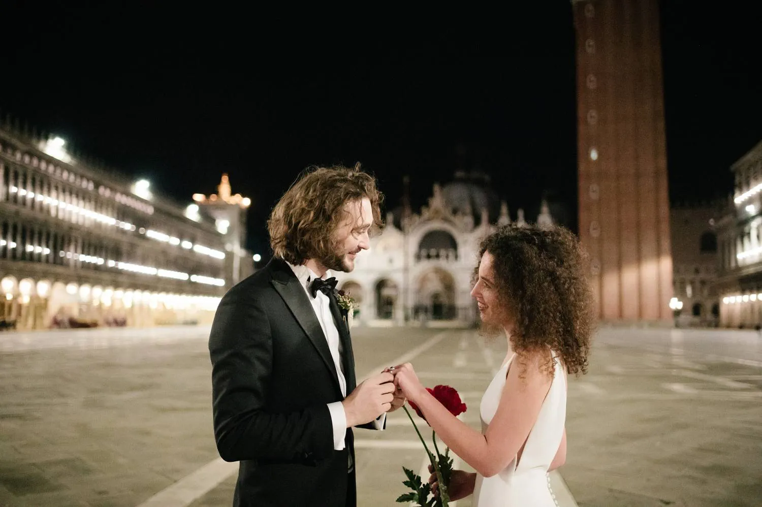 La Notte a Venezia. A Nocturnal Venice Wedding - Bride Life Style