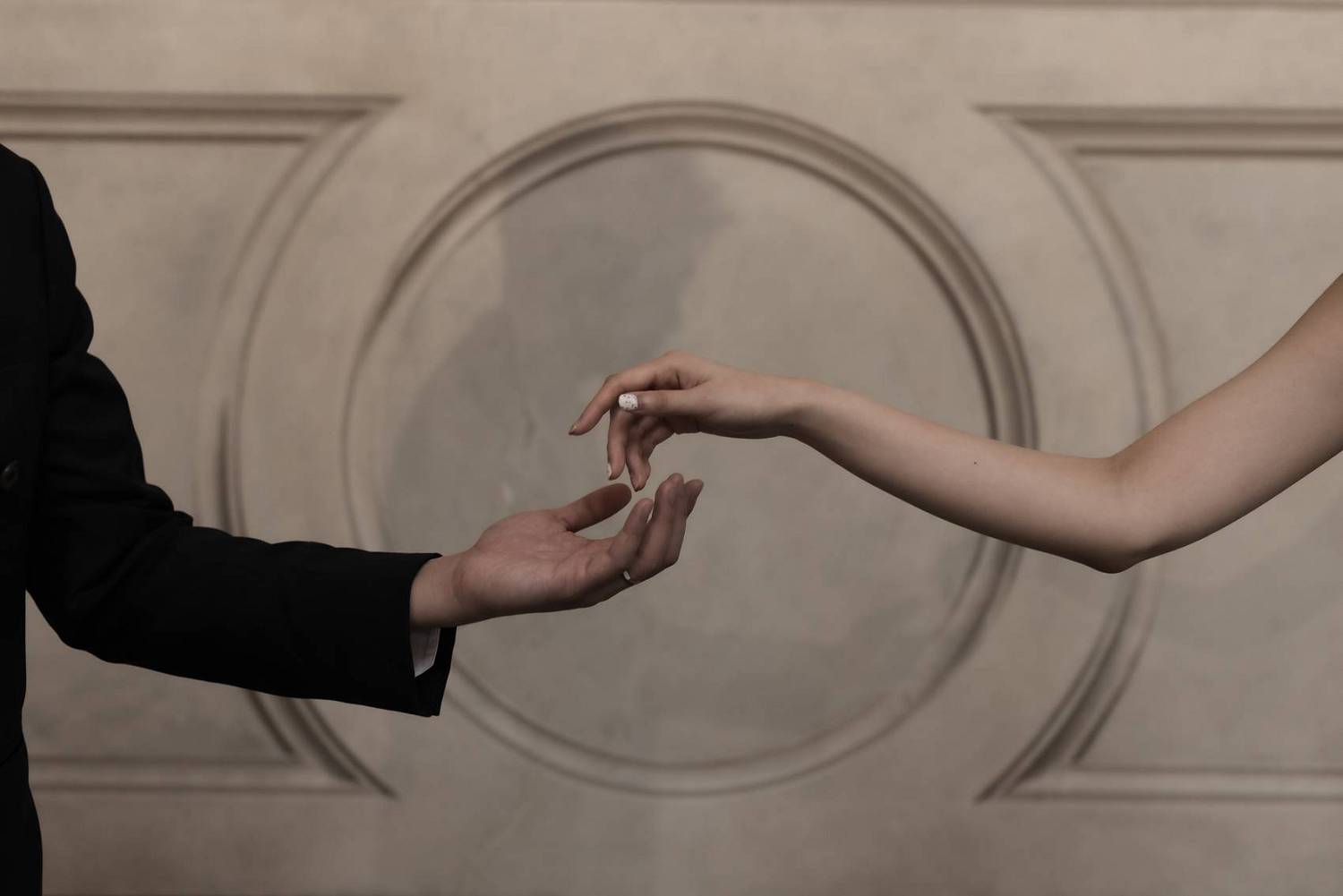 Photographer. Couple. Connection - Bride Life Style