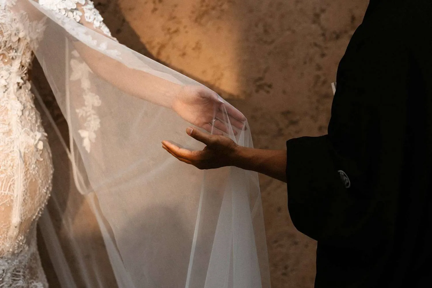 Photographer. Couple. Connection - Bride Life Style