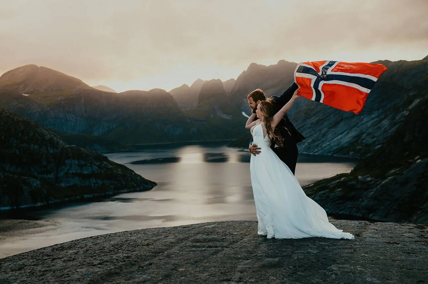 Nature and design-inspired weddings in Scandinavia - Bride Life Style